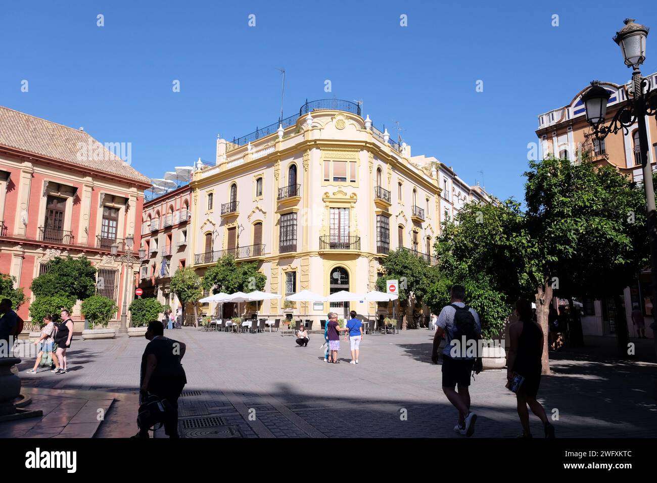 Seville old town hi-res stock photography and images - Alamy