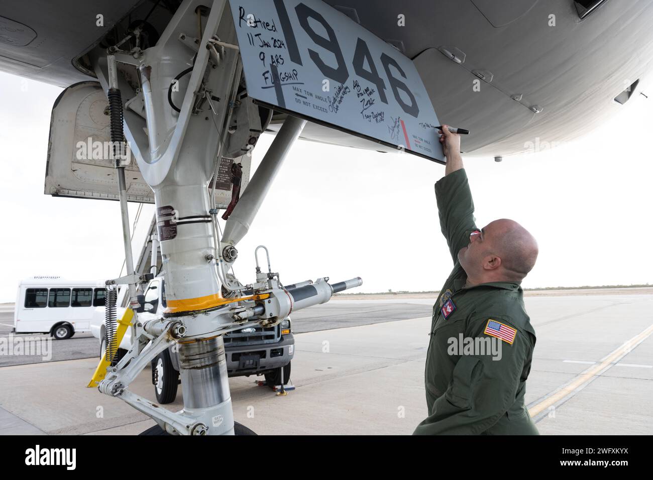 U.S. Air Force Tech. Sgt. Ryan Sickle, 9th Air Refueling Squadron KC-10 ...