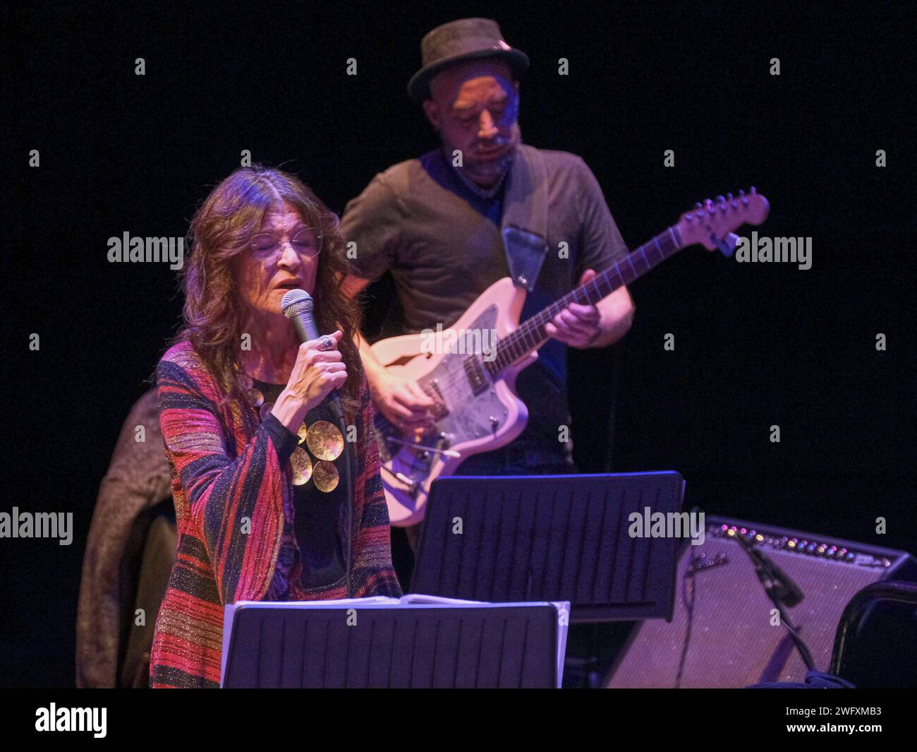 Italian singer Music Concert - Maria Pia De Vito 5et - This woman s ...