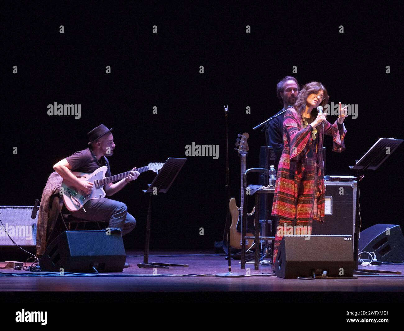 Italian singer Music Concert - Maria Pia De Vito 5et - This woman s ...