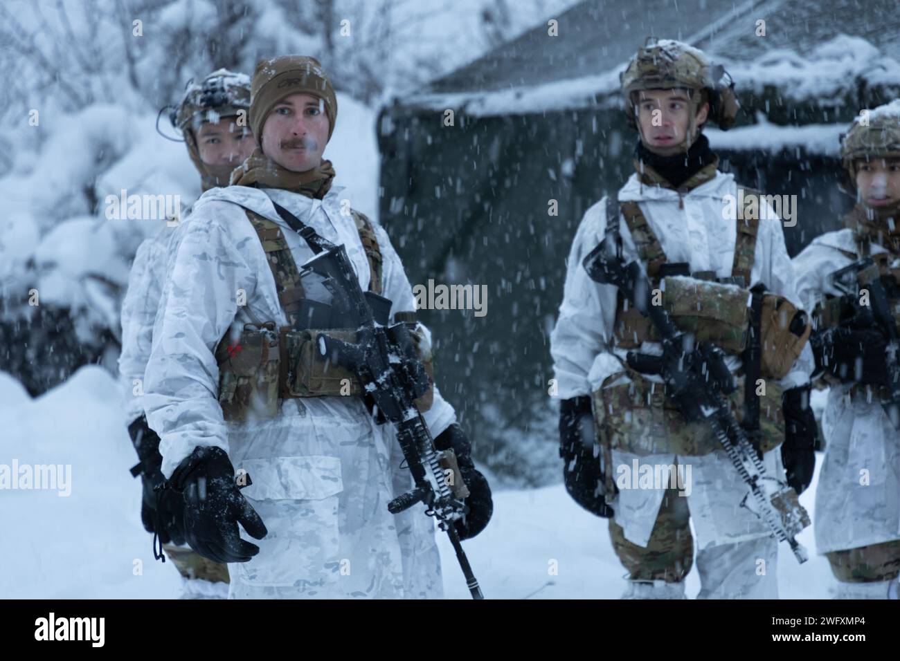 Air Force personnel compete along side the 10th Mountain Division ...