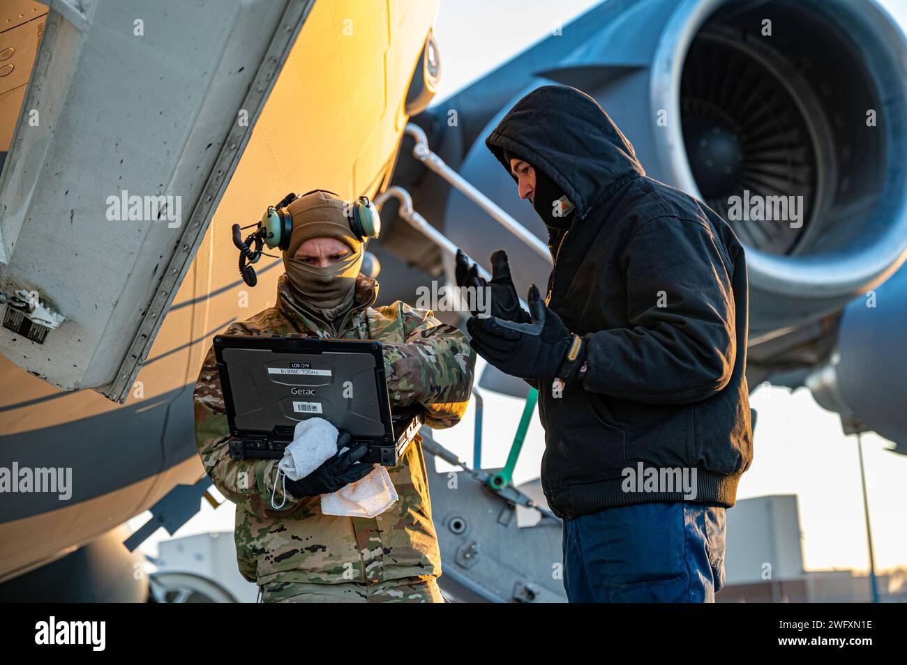 Master Sgt. Jorge Pardon and Senior Airman Jacob Gorecki, 911th ...
