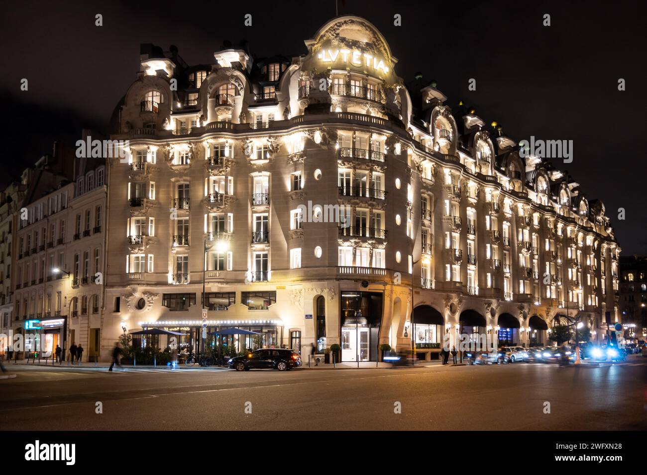 Dark luxury hotel hi-res stock photography and images - Alamy