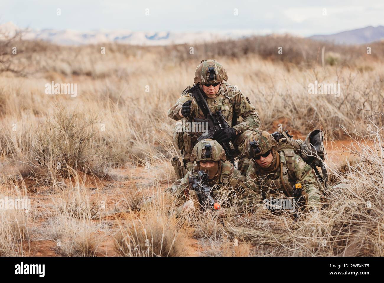 U.S. Soldiers with Bravo Company, 1st Battalion, 112th Infantry ...
