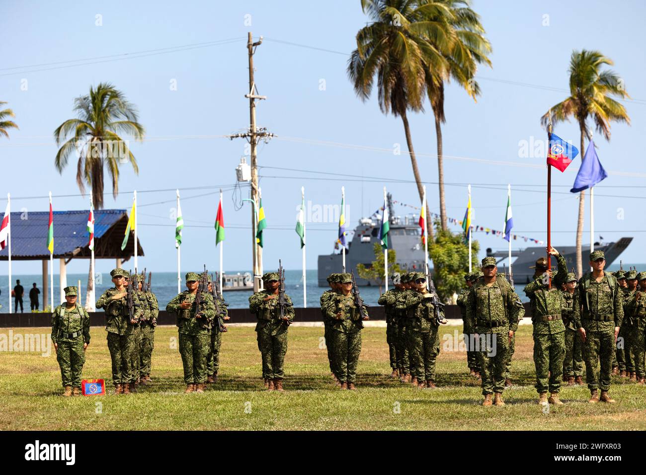 Entrenamiento naval hi-res stock photography and images - Alamy
