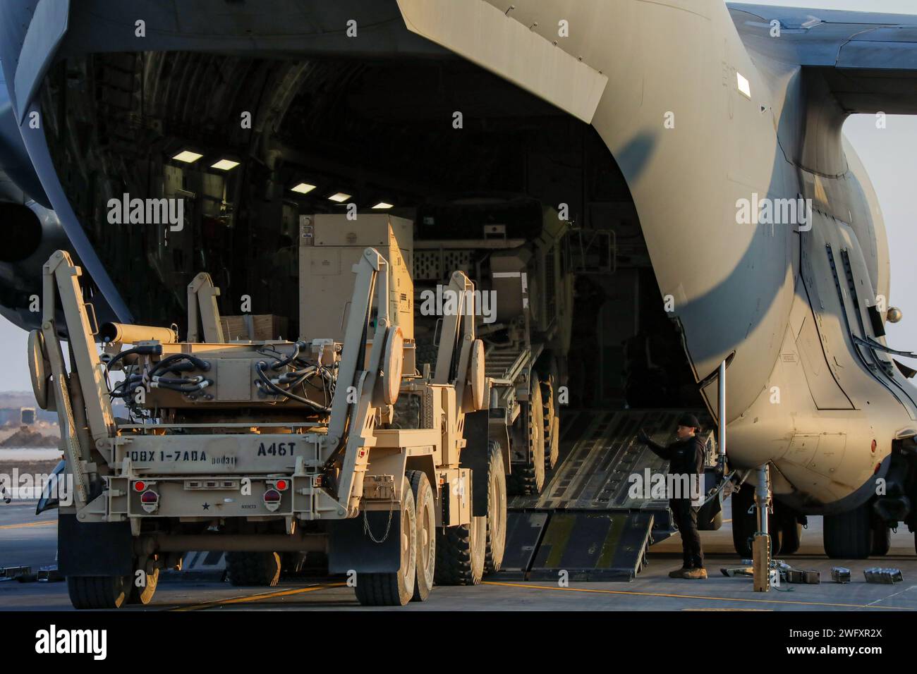 U.S. Army Soldiers from 1st Battalion, 7th Air Defense Artillery ...