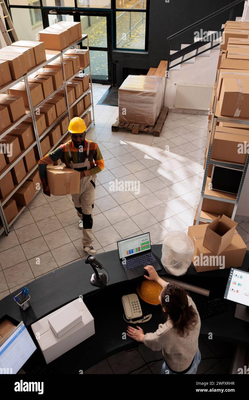 Warehouse top view workers boxes hi-res stock photography and images ...