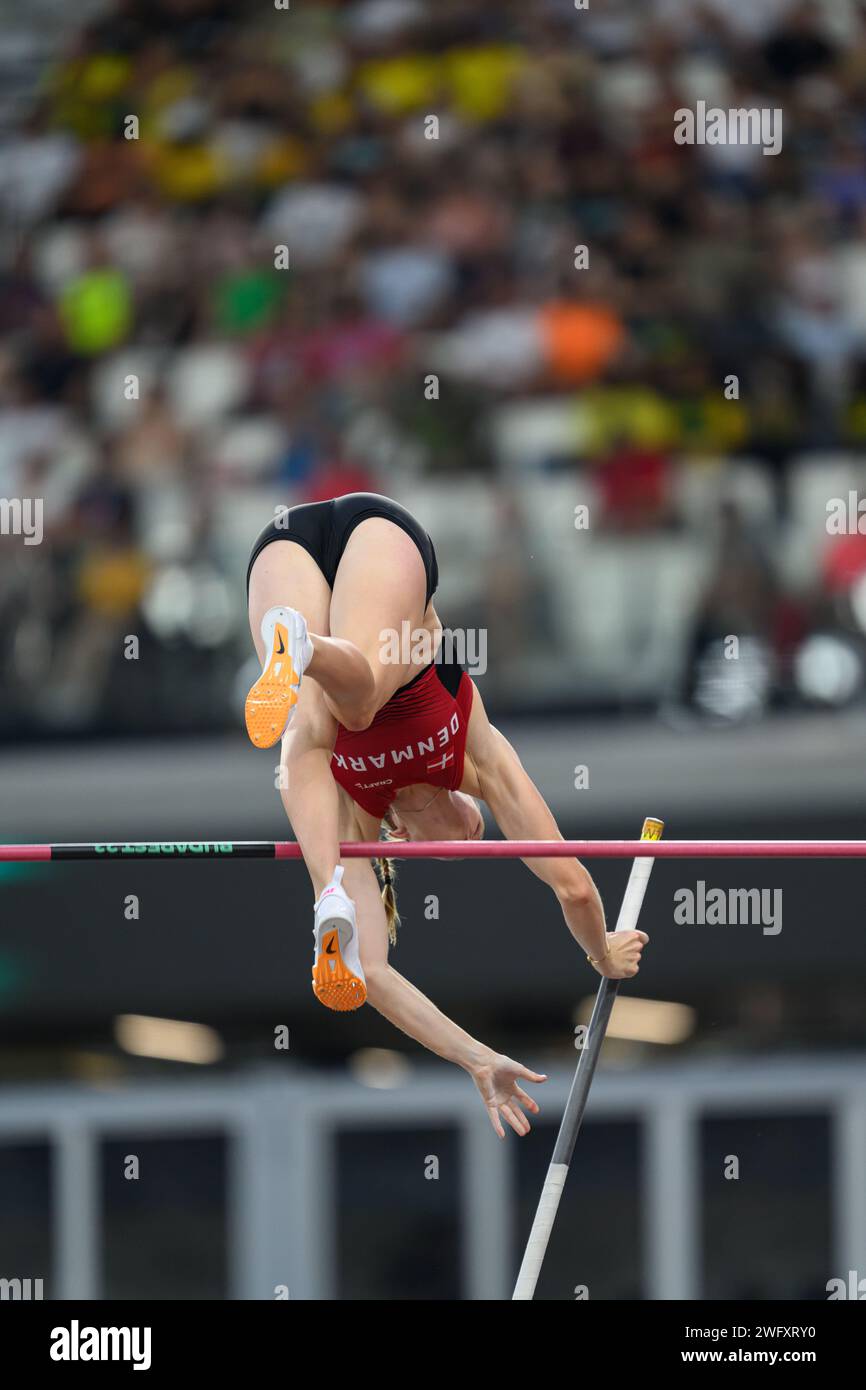 Caroline Bonde HOLM participating in the Pole Vault at the World ...