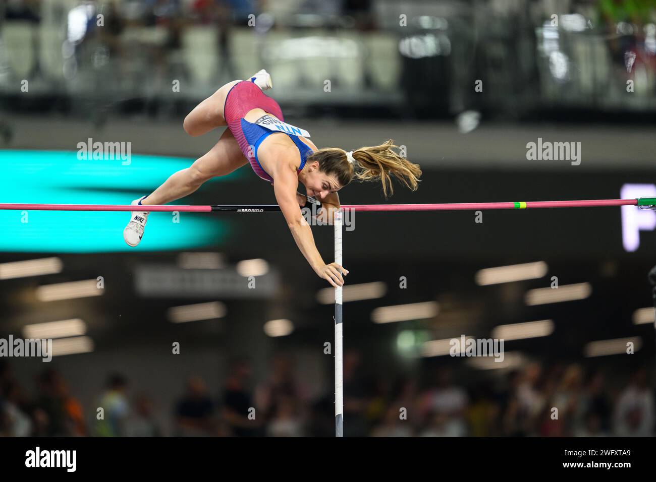 Bridget WILLIAMS participating in the Pole Vault at the World Athletics ...