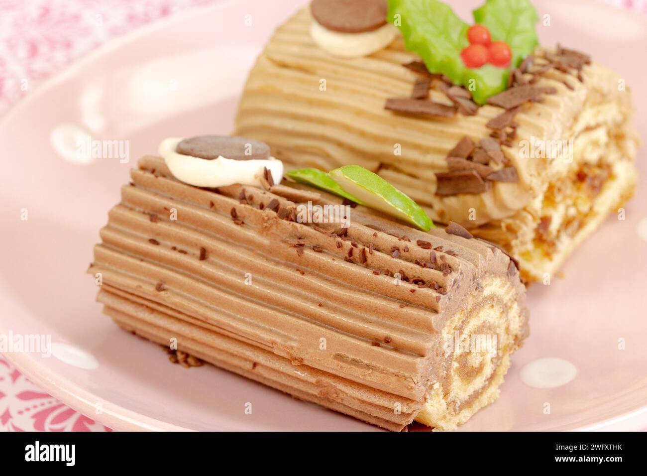 Log pastry hi-res stock photography and images - Alamy