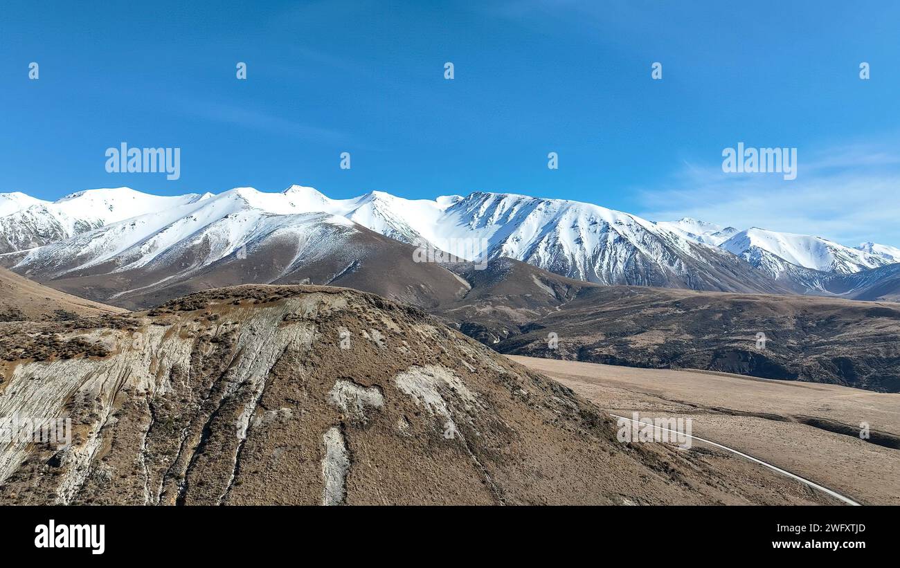The mountains and hills around the Porters Pass ski fields Stock Photo ...