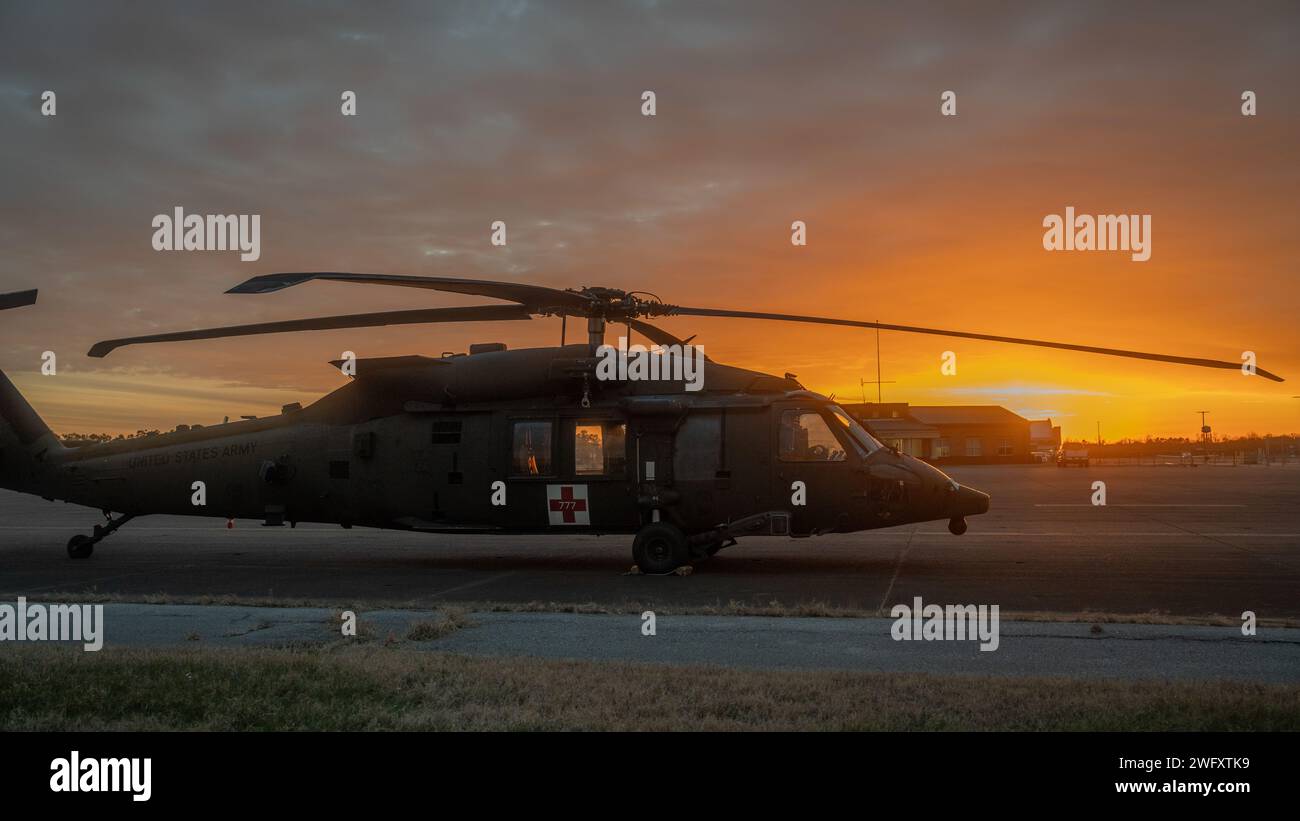 A UH-60 Blackhawk helicopter from the 101st Airborne Division "Air ...