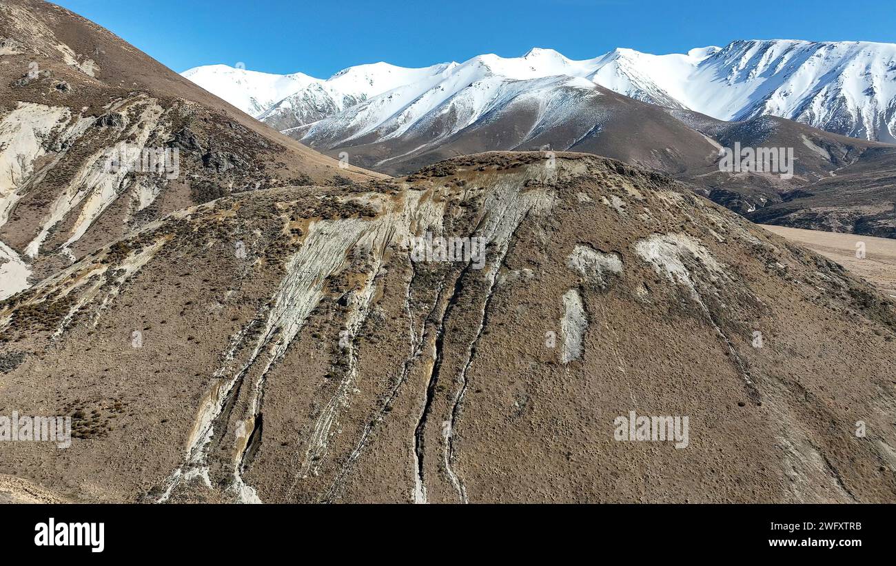 The mountains and hills around the Porters Pass ski fields Stock Photo ...