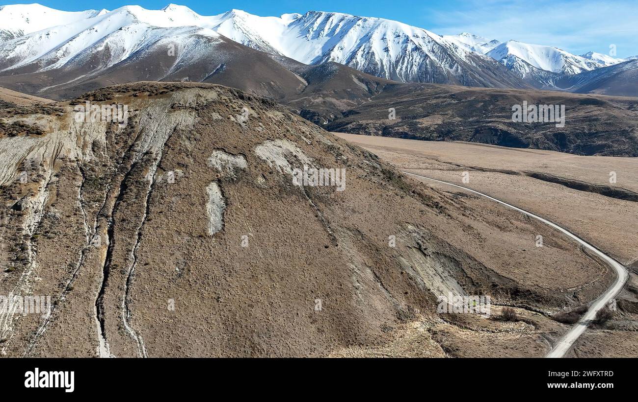 The mountains and hills around the Porters Pass ski fields Stock Photo ...
