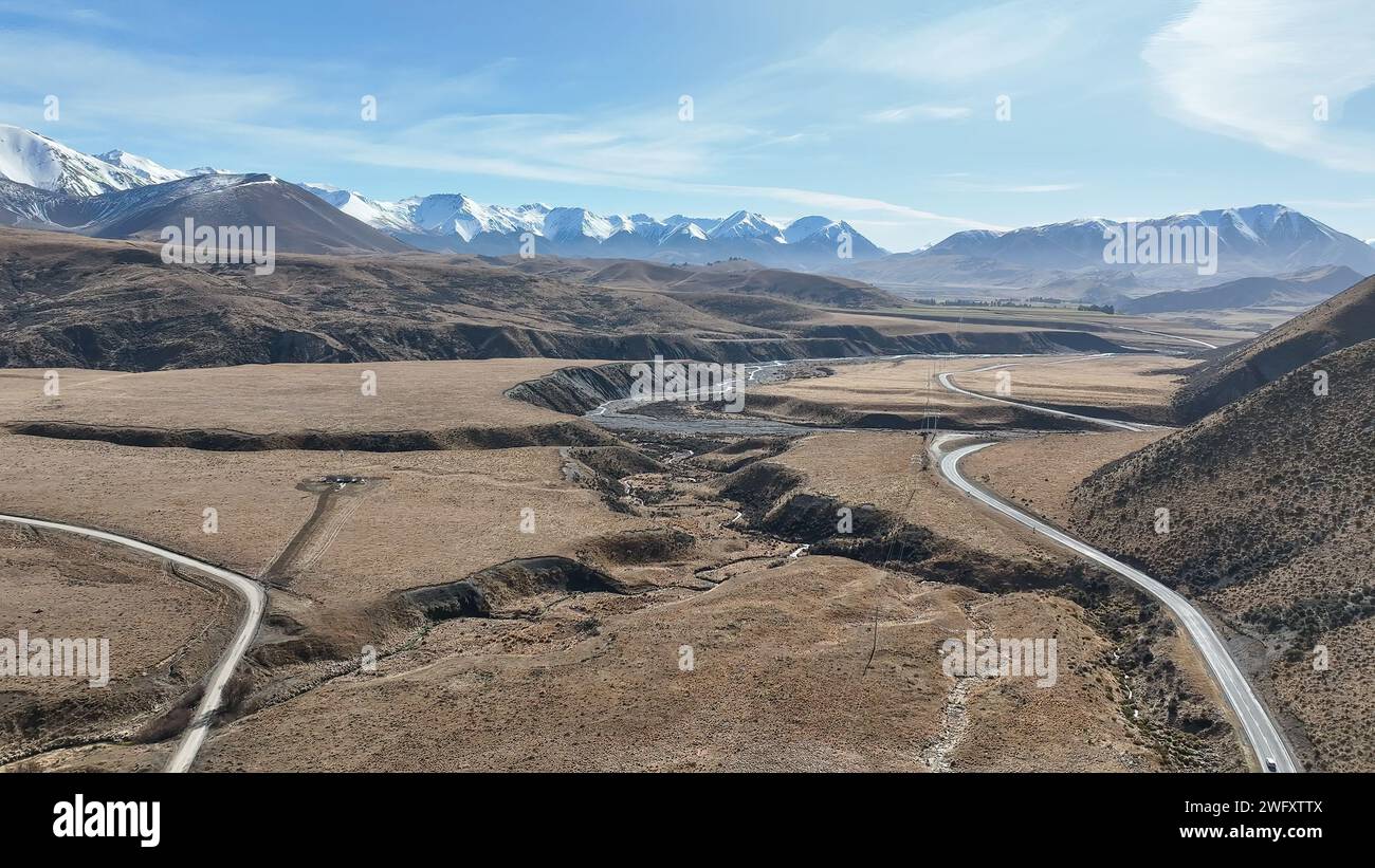 The mountains and hills around the Porters Pass ski fields Stock Photo ...