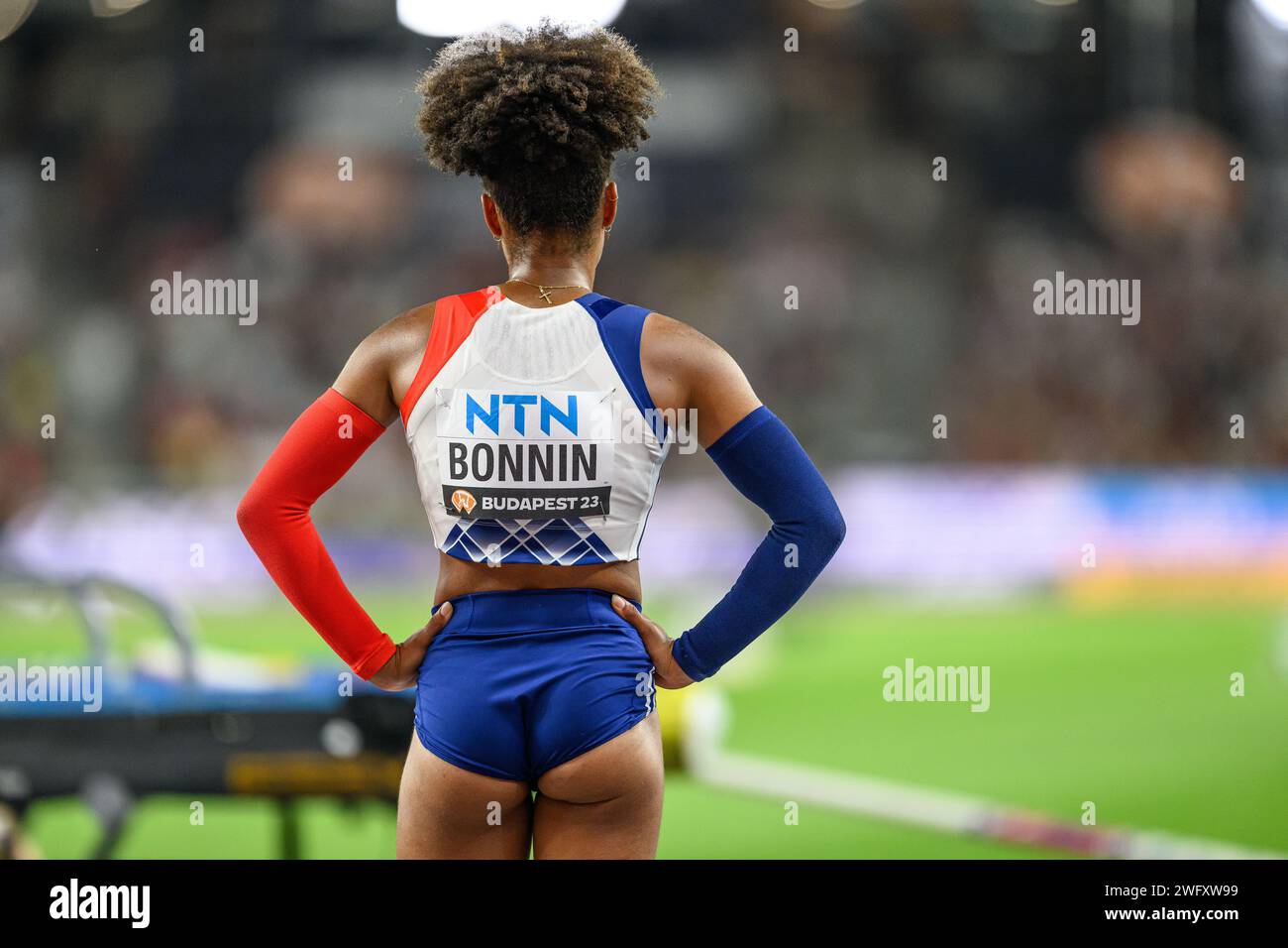 Marie-Julie BONNIN participating in the Pole Vault at the World ...