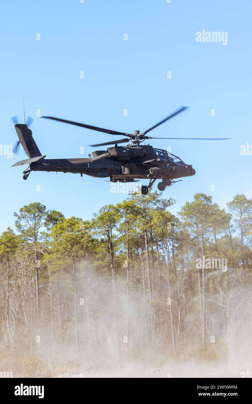 A U.S. Army AH-64E Apache helicopter takes off from Marine Corps ...