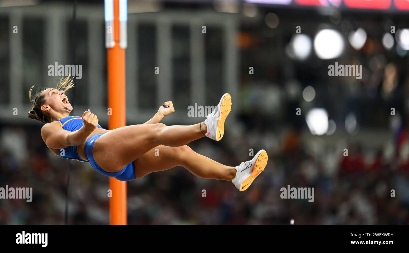 Elisa MOLINAROLO participating in the Pole Vault at the World Athletics ...