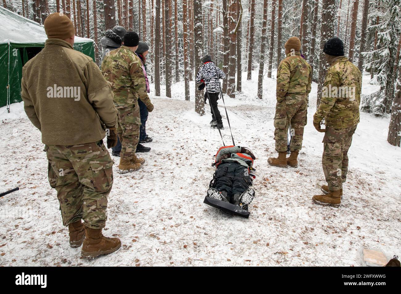 U.S. Army medics from the 3rd Infantry Division Artillery and civil ...