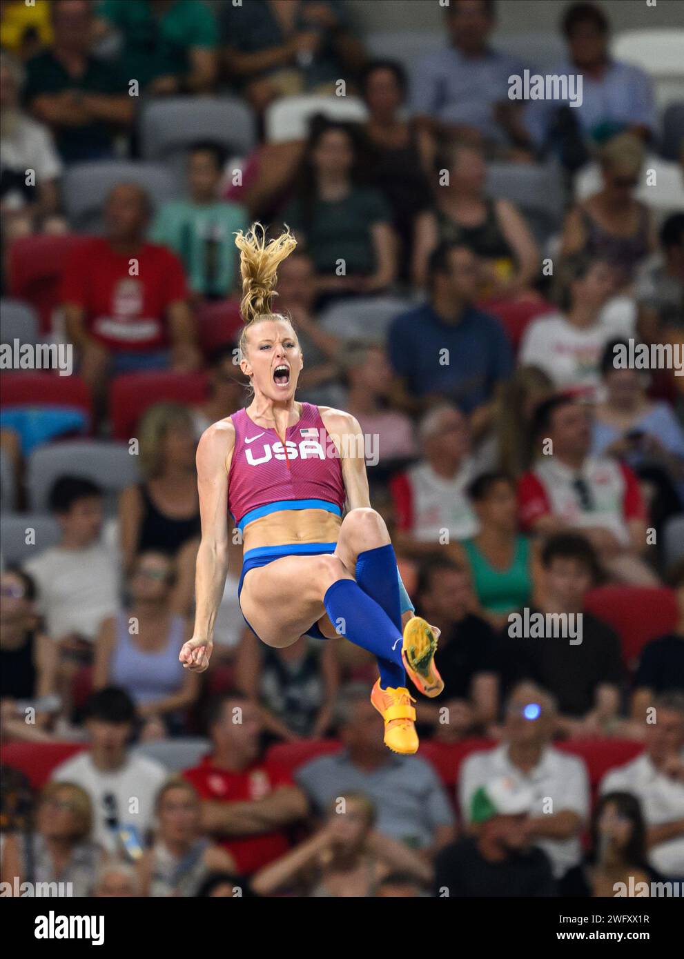 Sandi MORRIS participating in the Pole Vault at the World Athletics ...