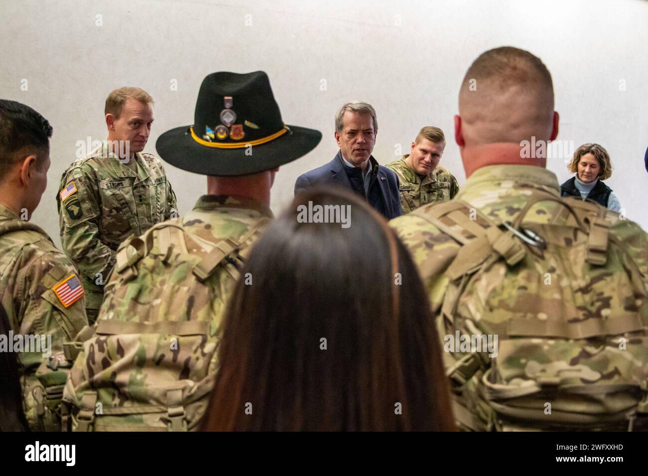 Nebraska Governor Jim Pillen helps to welcome home 10 Nebraska Army ...