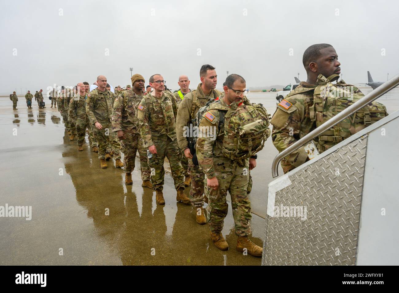 U.S. Army Soldiers with the 44th Infantry Brigade Combat Team, New ...