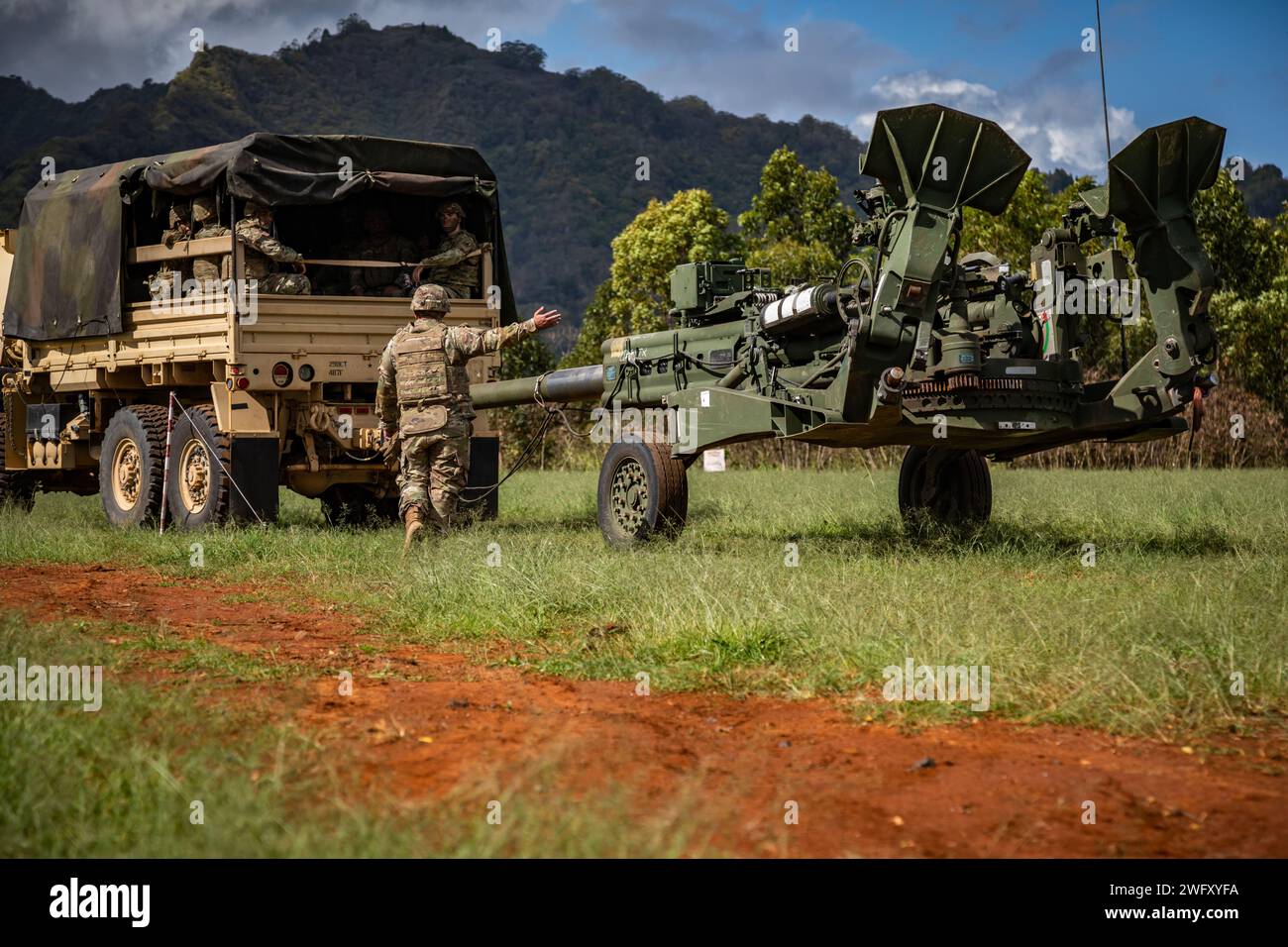 U.S. Soldiers assigned to Charlie Company, 1st Battalion, 487th Field ...