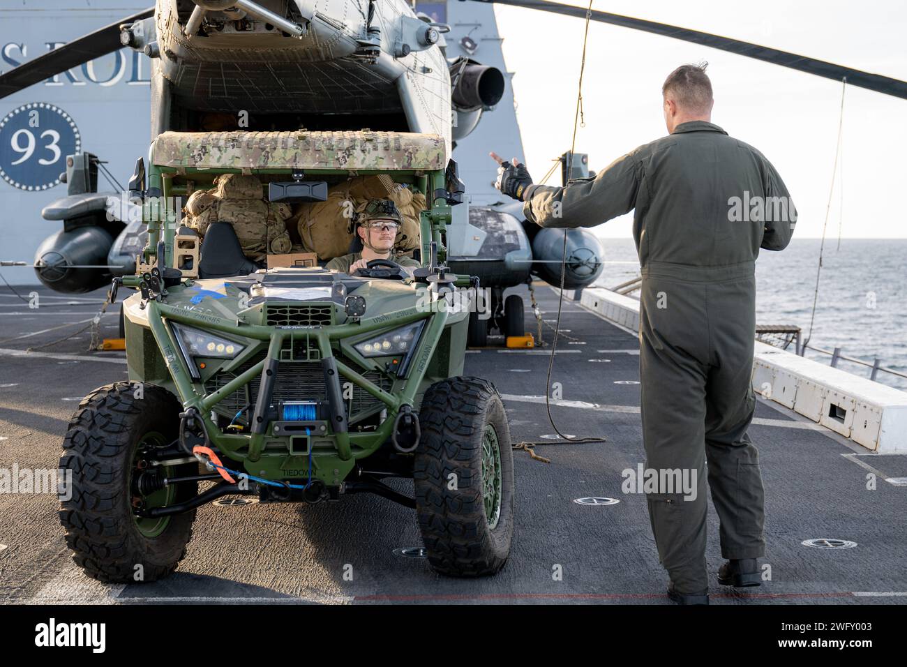 Marines assigned to the Reconnaissance Company, 15th Marine ...
