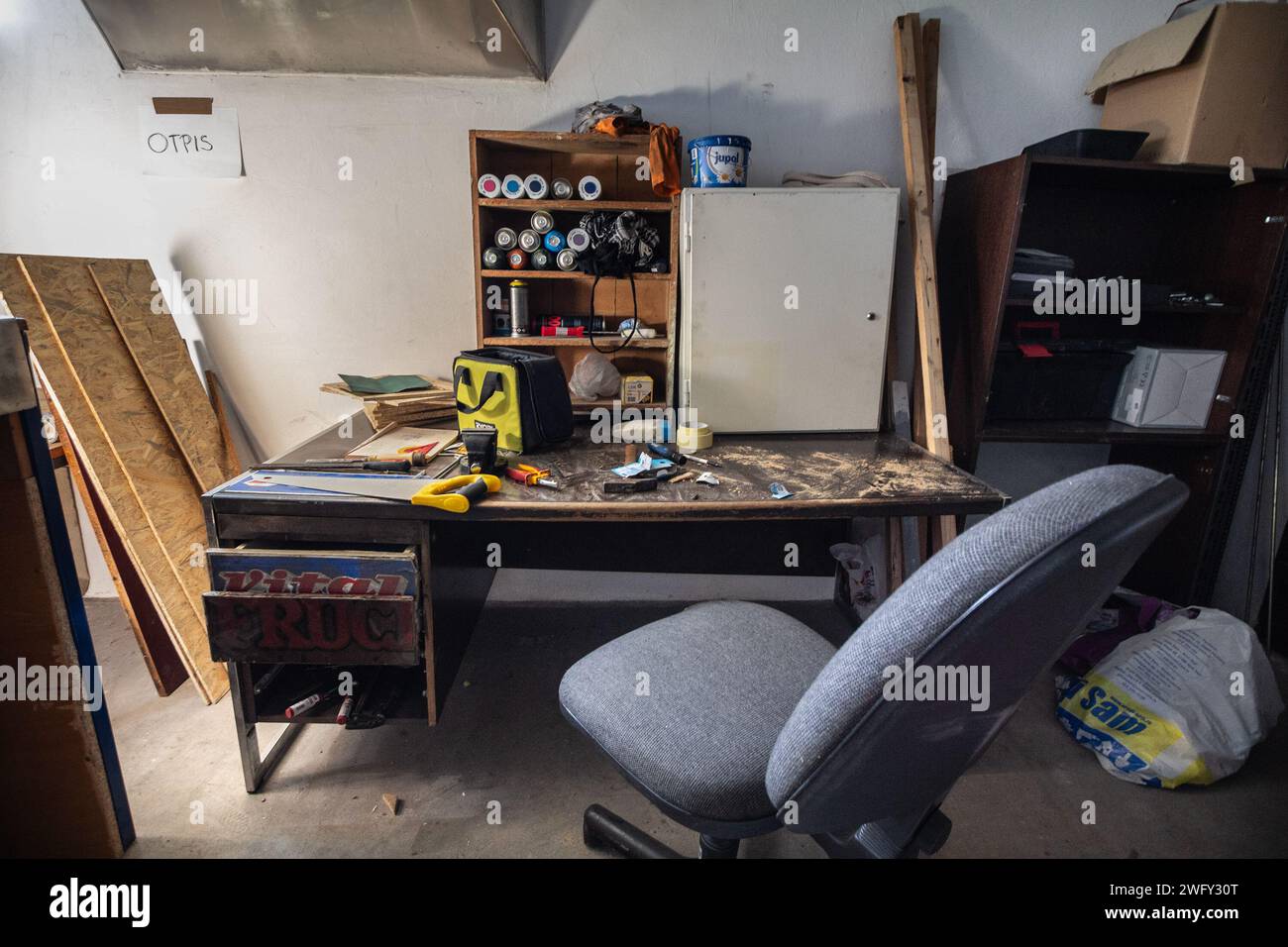 Workbench setup hi-res stock photography and images - Alamy