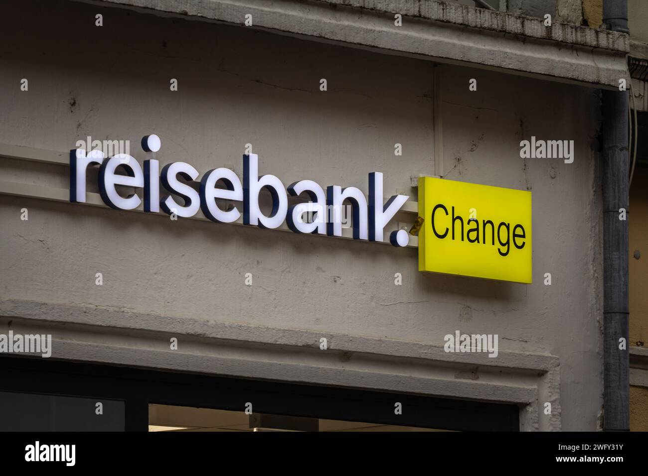 Reisebank sign hi-res stock photography and images - Alamy