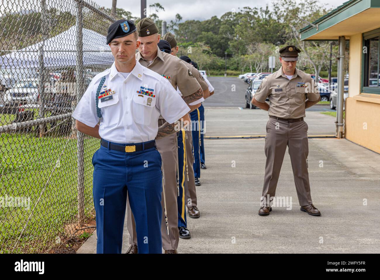 U.S. Army Soldiers assigned to 1st Battalion, 21st Infantry Regiment ...