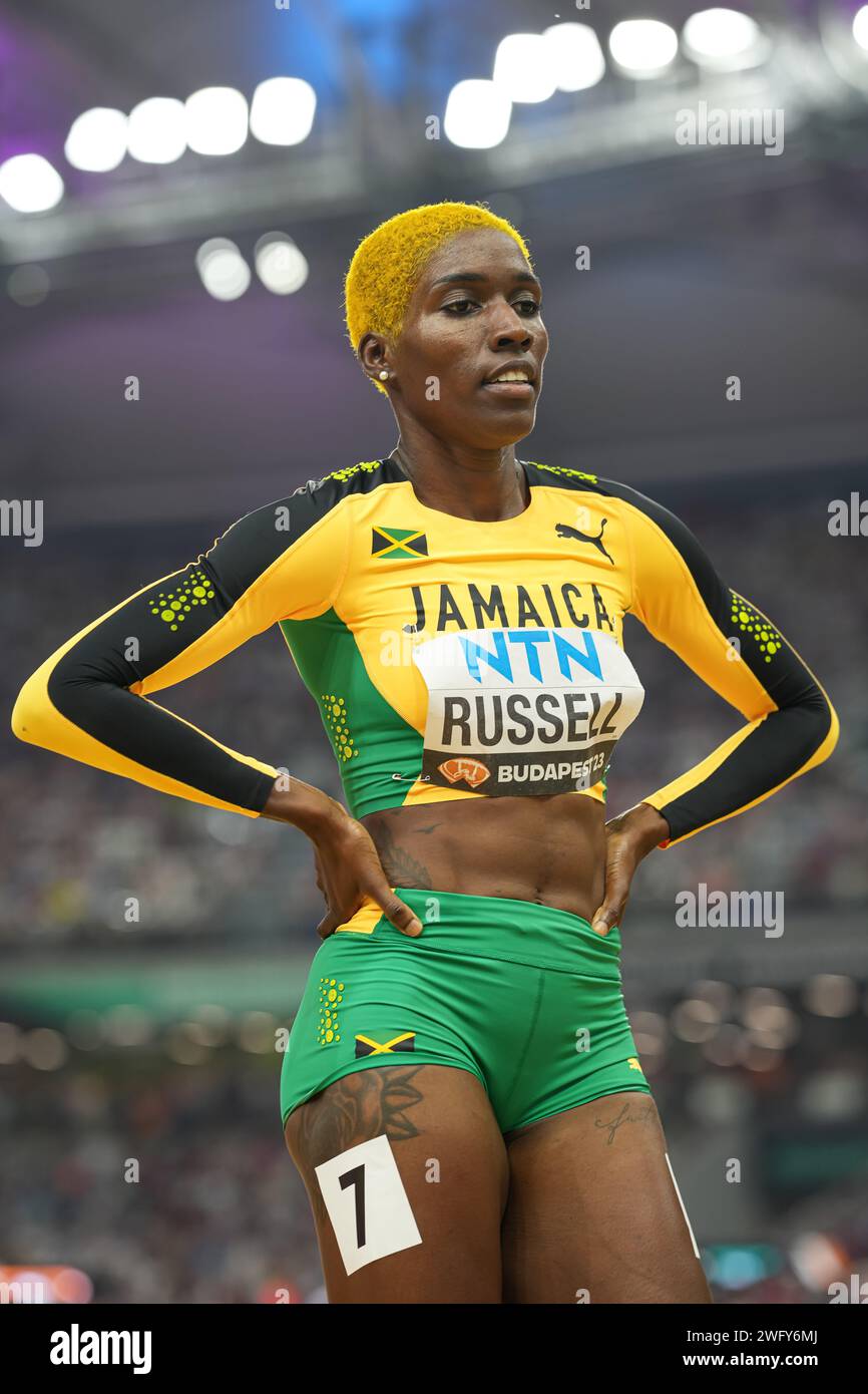 Janieve RUSSELL participating in the 400 meters hurdles at the World ...