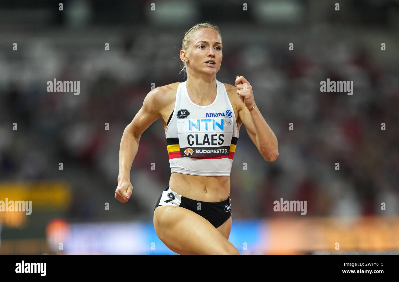 Hanne CLAES participating in the 400 meters hurdles at the World ...