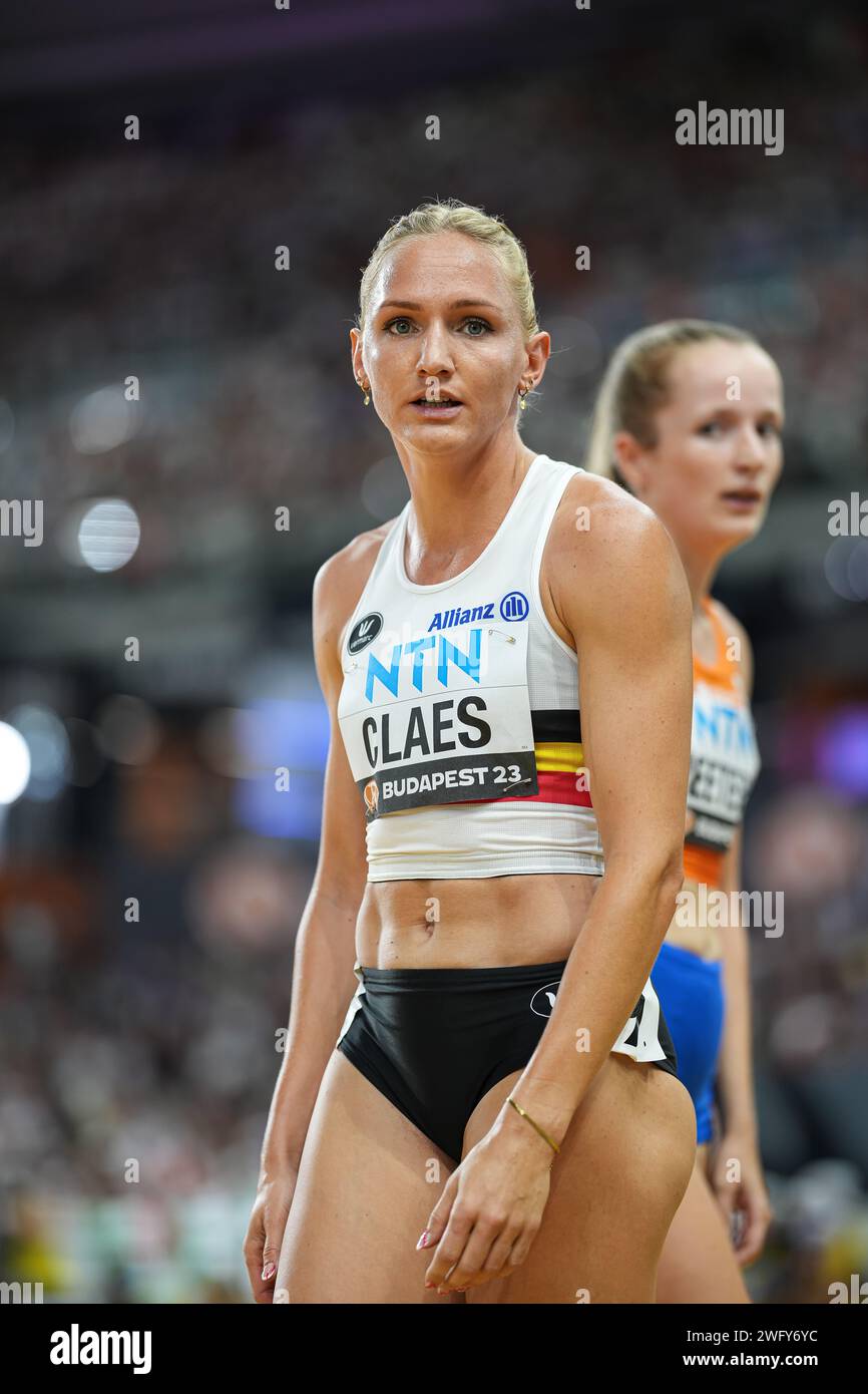 Hanne CLAES participating in the 400 meters hurdles at the World ...