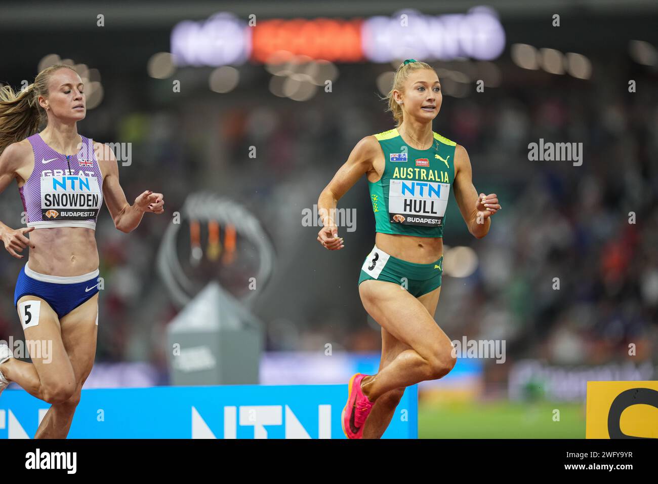 Jessica HULL participating in the 1500 meters at the World Athletics ...