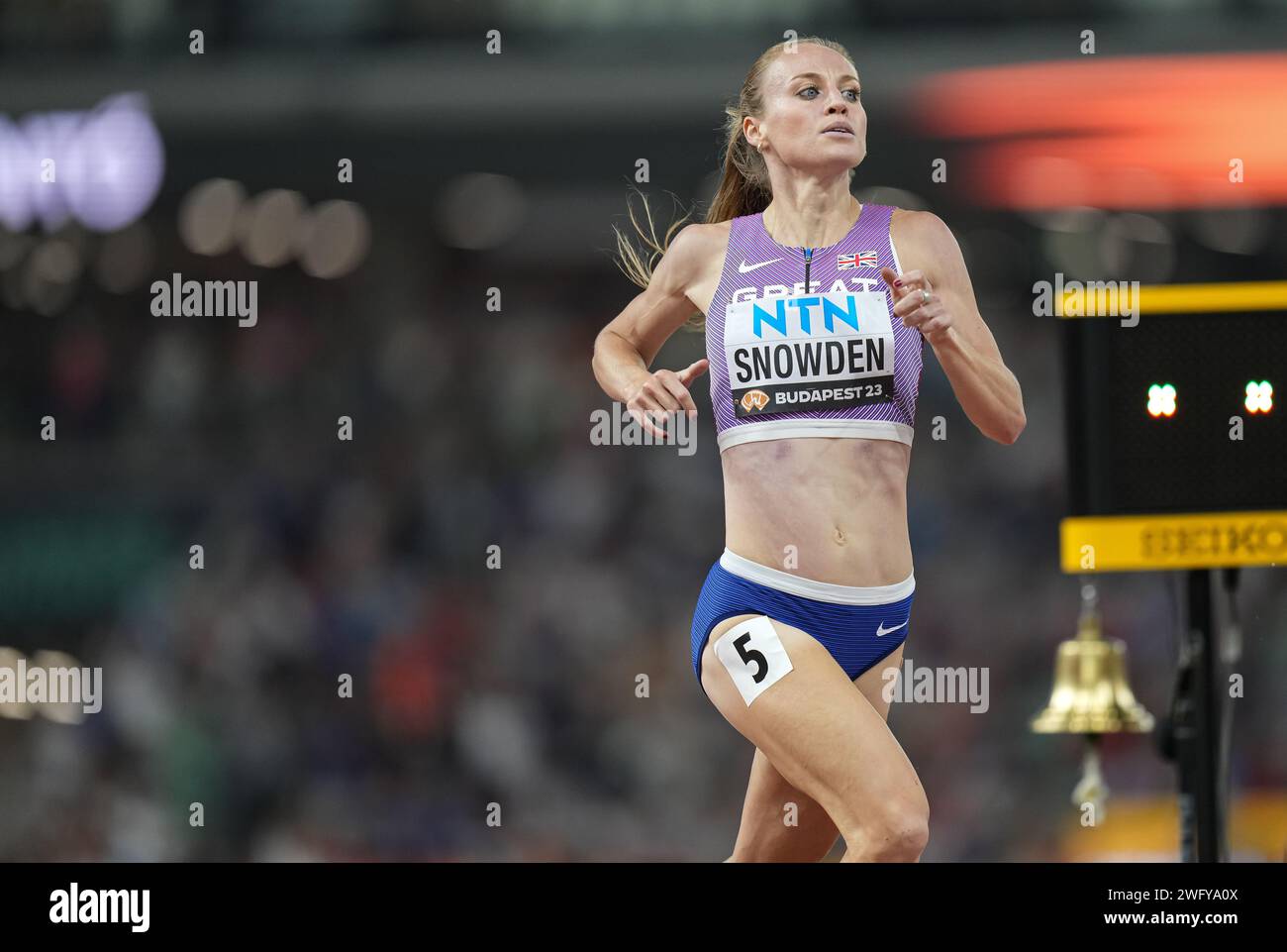 Katie SNOWDEN participating in the 1500 meters at the World Athletics ...