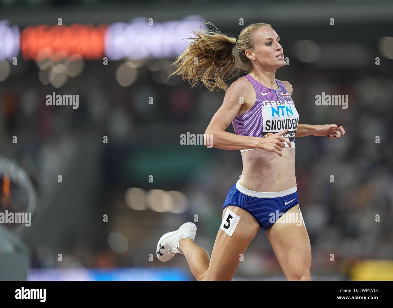 Katie SNOWDEN participating in the 1500 meters at the World Athletics ...
