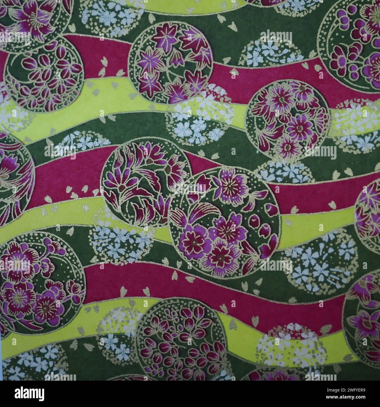 Origami patterns hi-res stock photography and images - Alamy