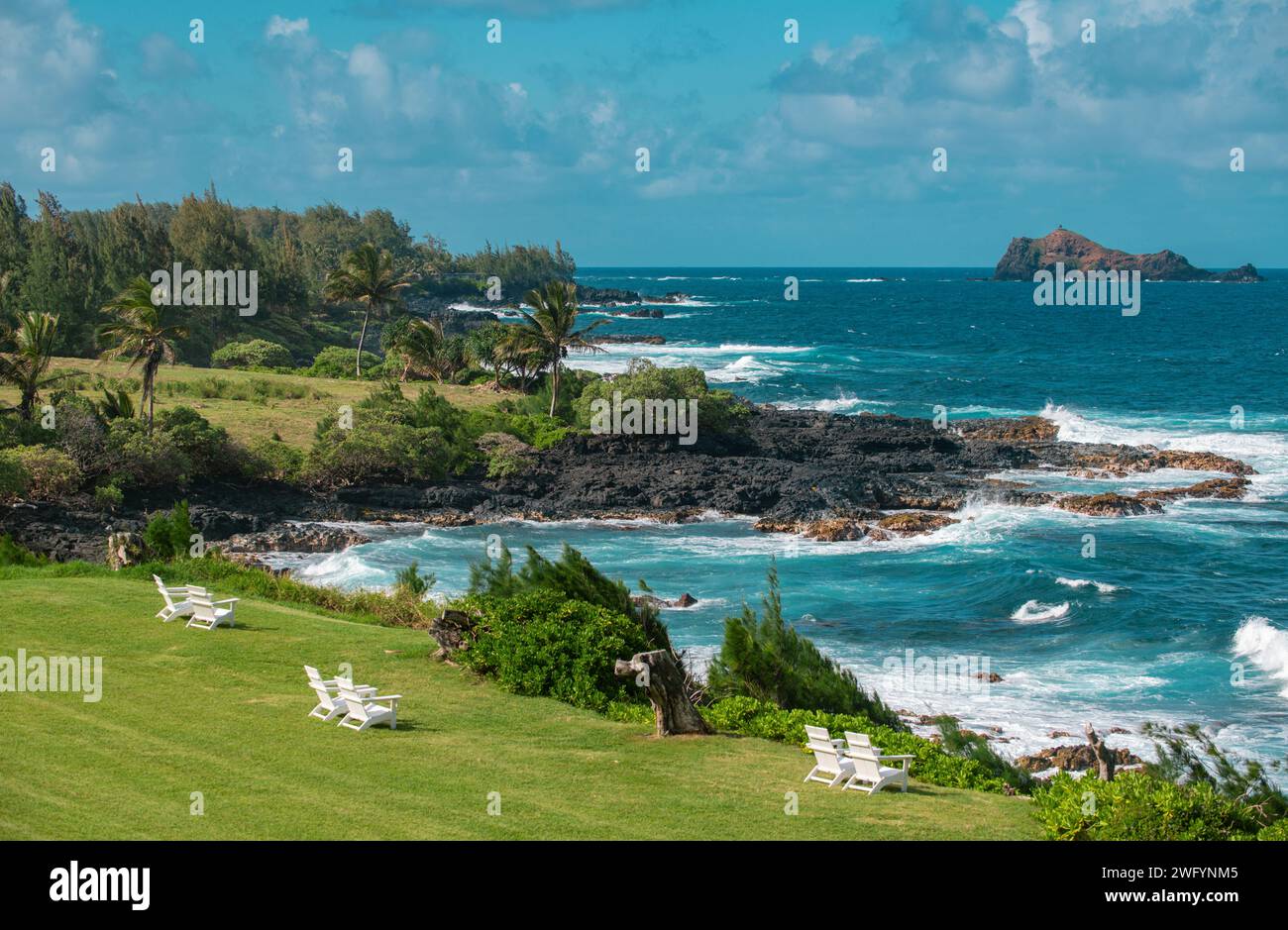 Sea view, nature background. Azure beach with and clear ocean water at ...