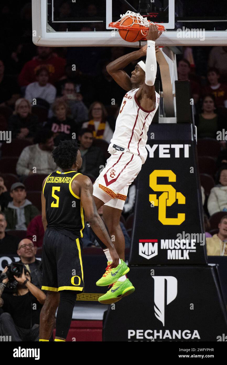Southern California forward Vincent Iwuchukwu (3) dunks in front of ...