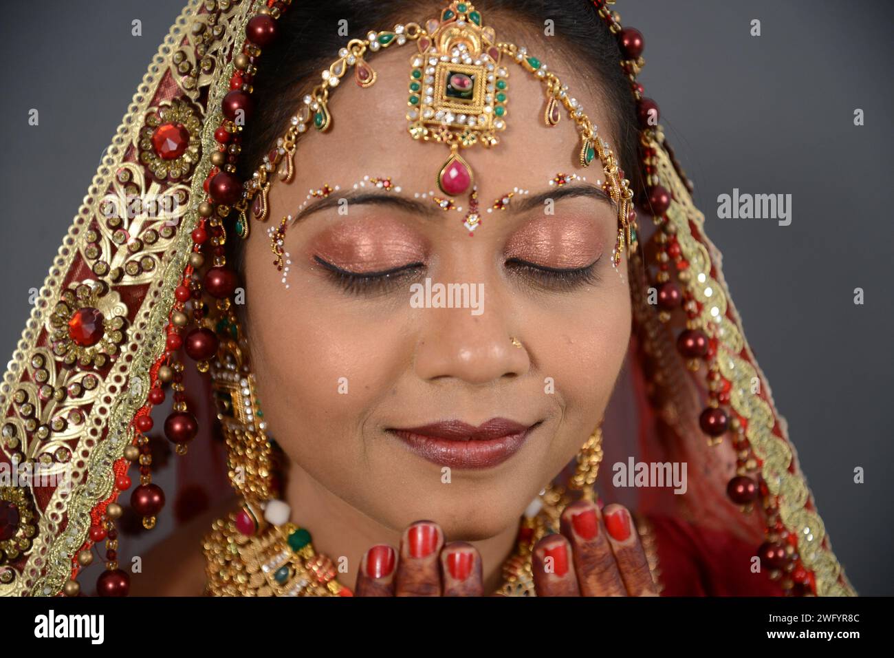 Indian bride beaty hi-res stock photography and images - Alamy