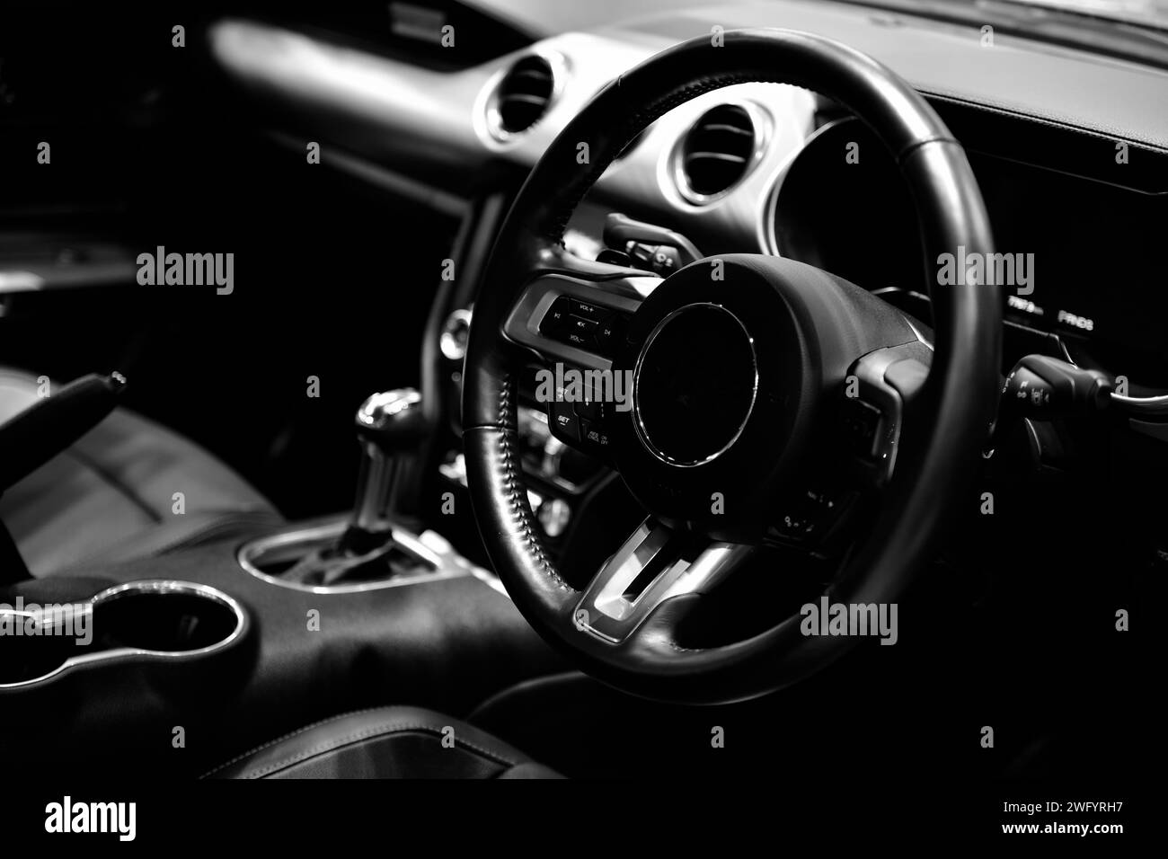 Car ventilation system and air conditioning - details and controls of ...