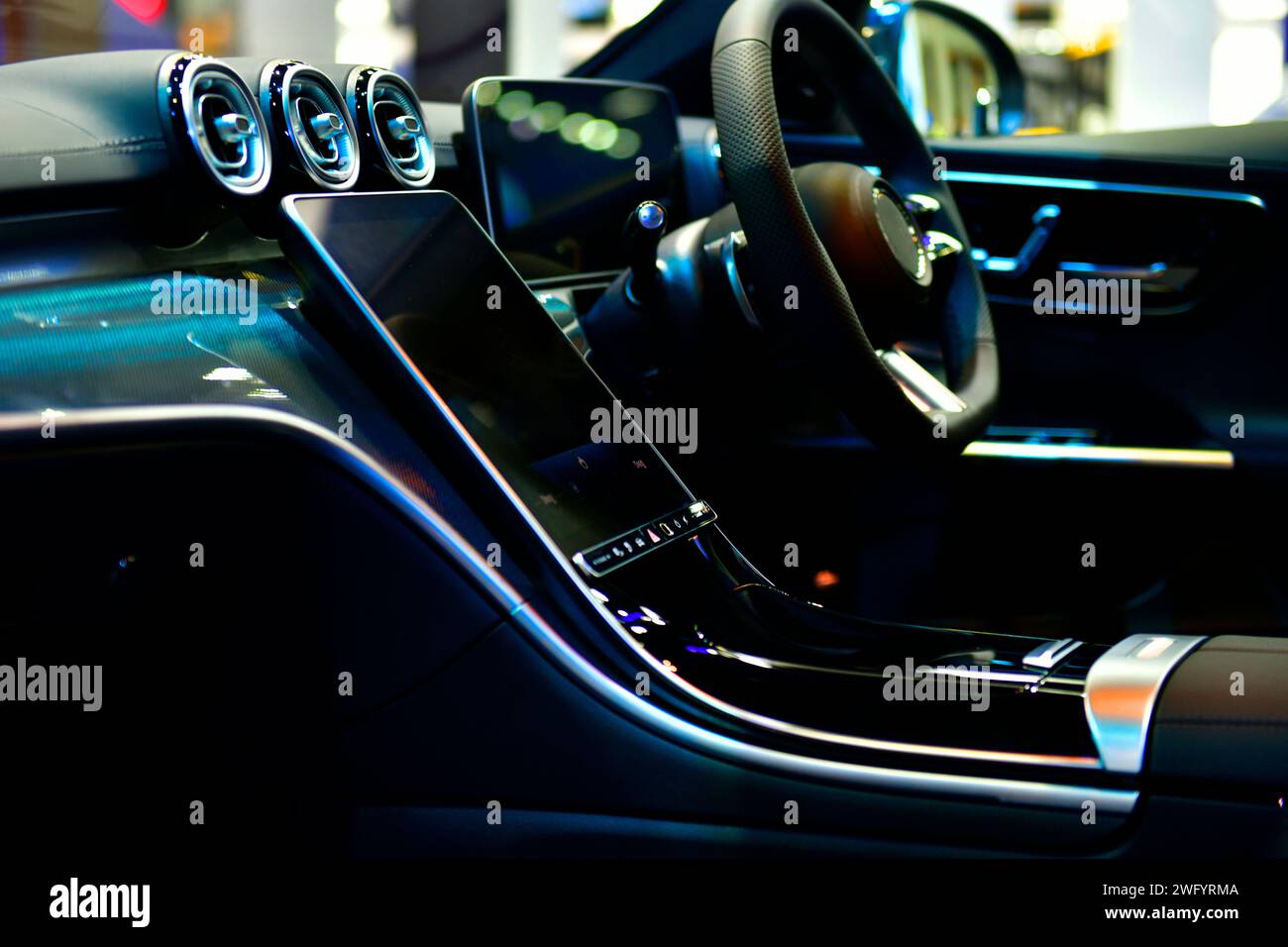 Car ventilation system and air conditioning - details and controls of ...