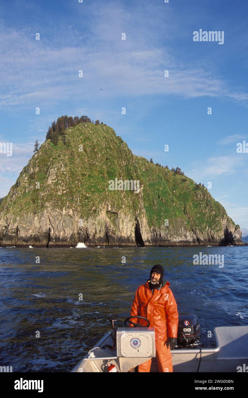 Paul Splan in a skiff in the Chiswell Islands National Marine Sanctuary ...