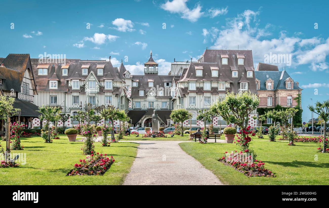Foreground architecture hi-res stock photography and images - Alamy