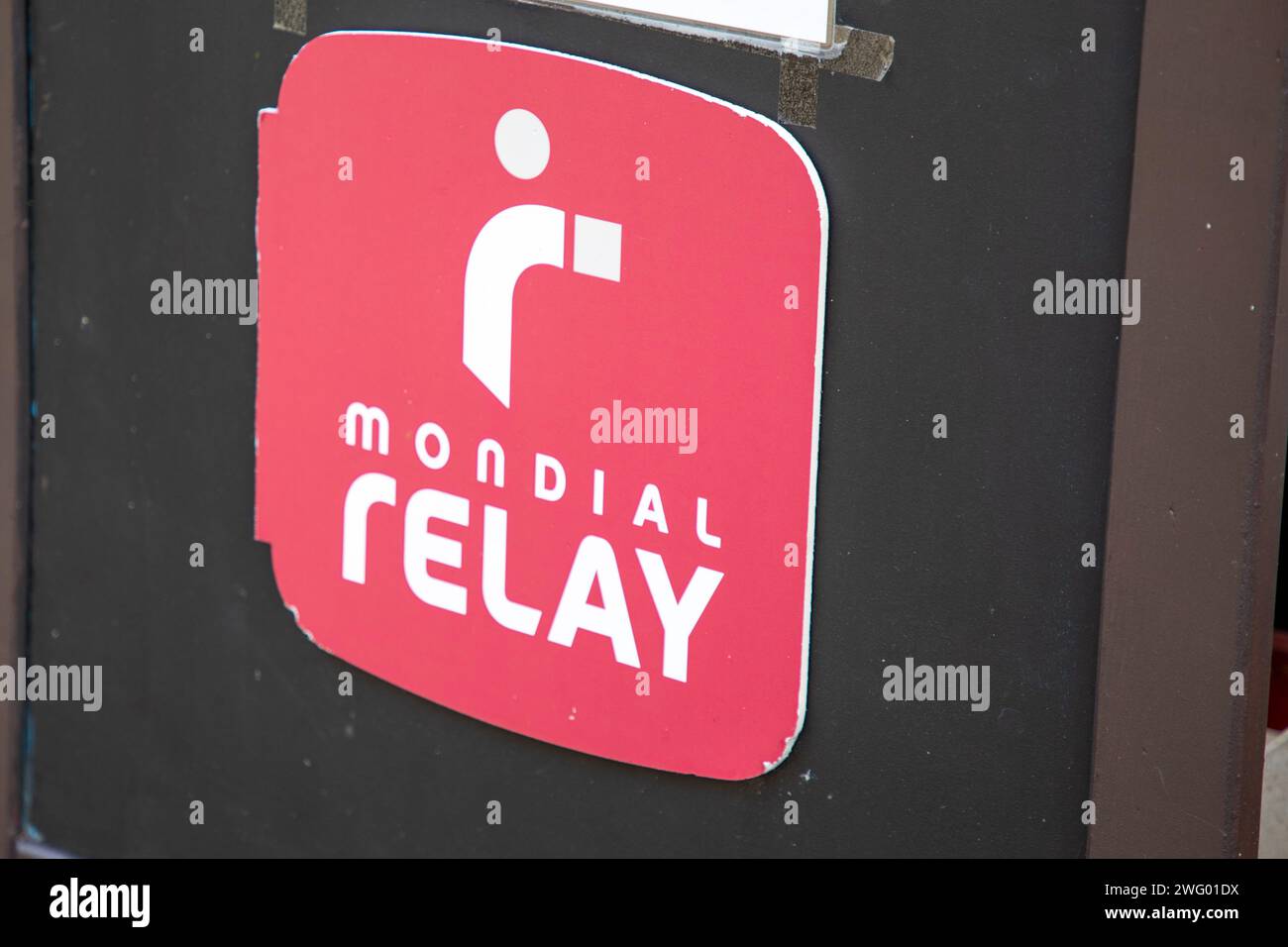 Bordeaux , France - 01 29 2024 : Mondial Relay pink sign brand and text ...