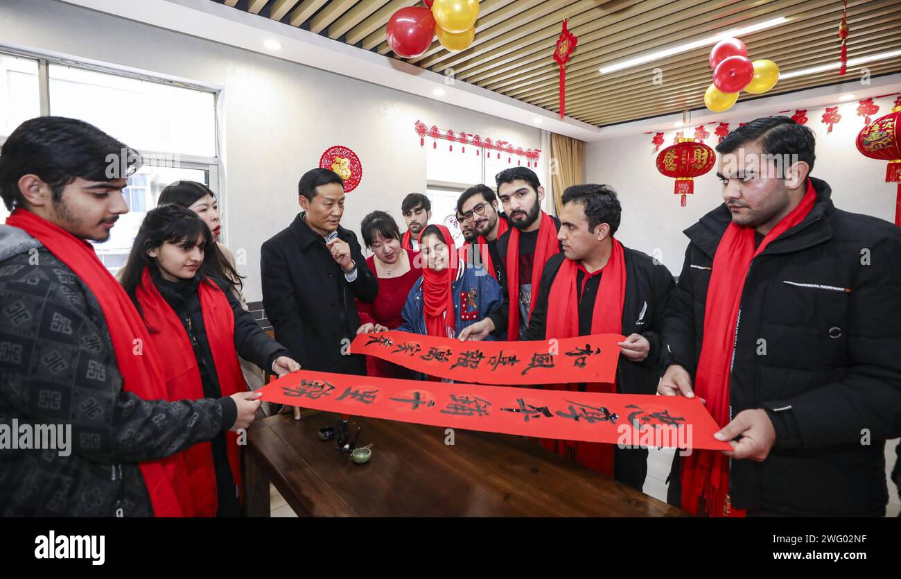 Foreign students from Huaiyin Normal University experience folk culture ...