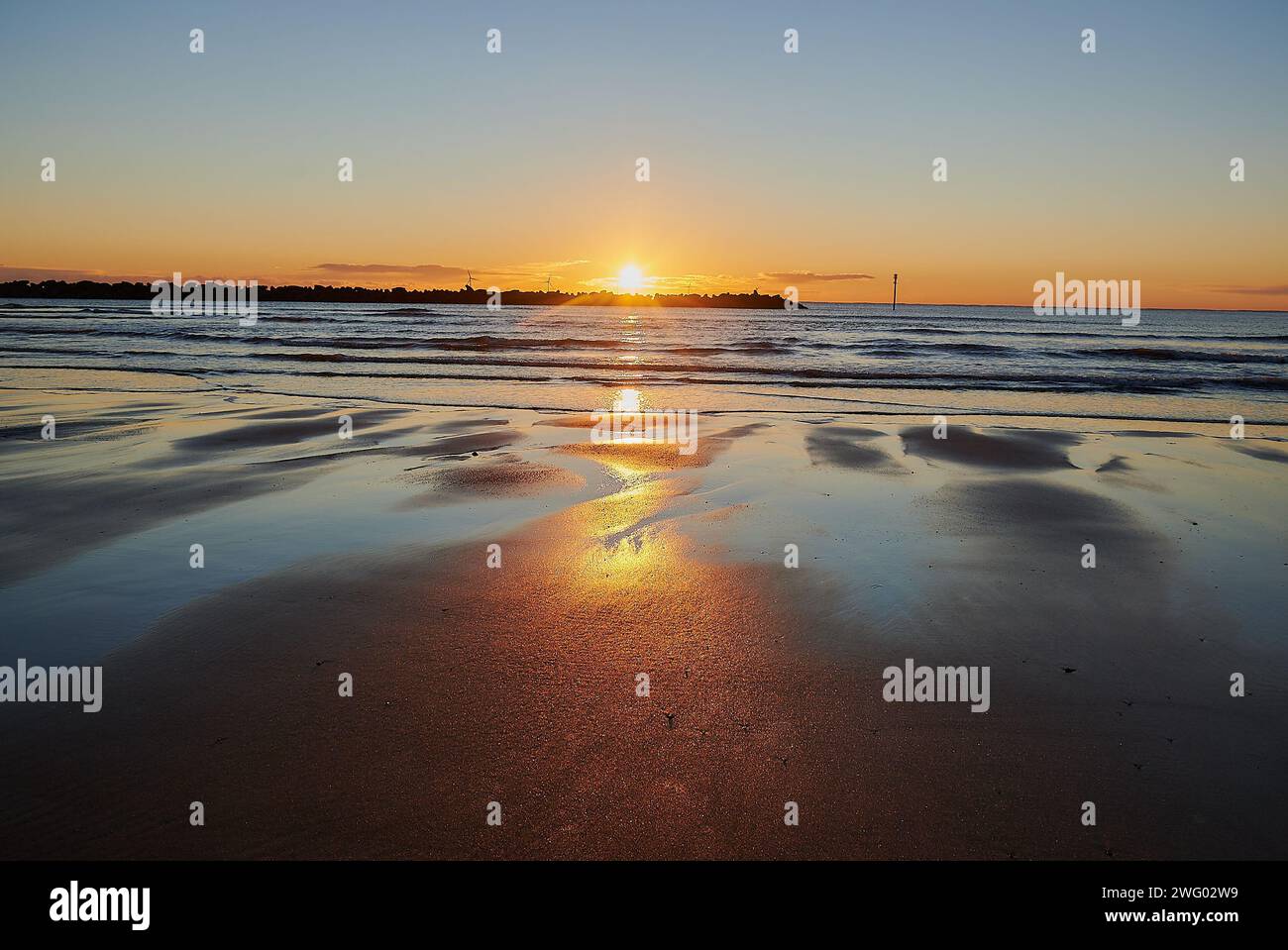 Newbiggin by the sea sea wall hi-res stock photography and images - Alamy