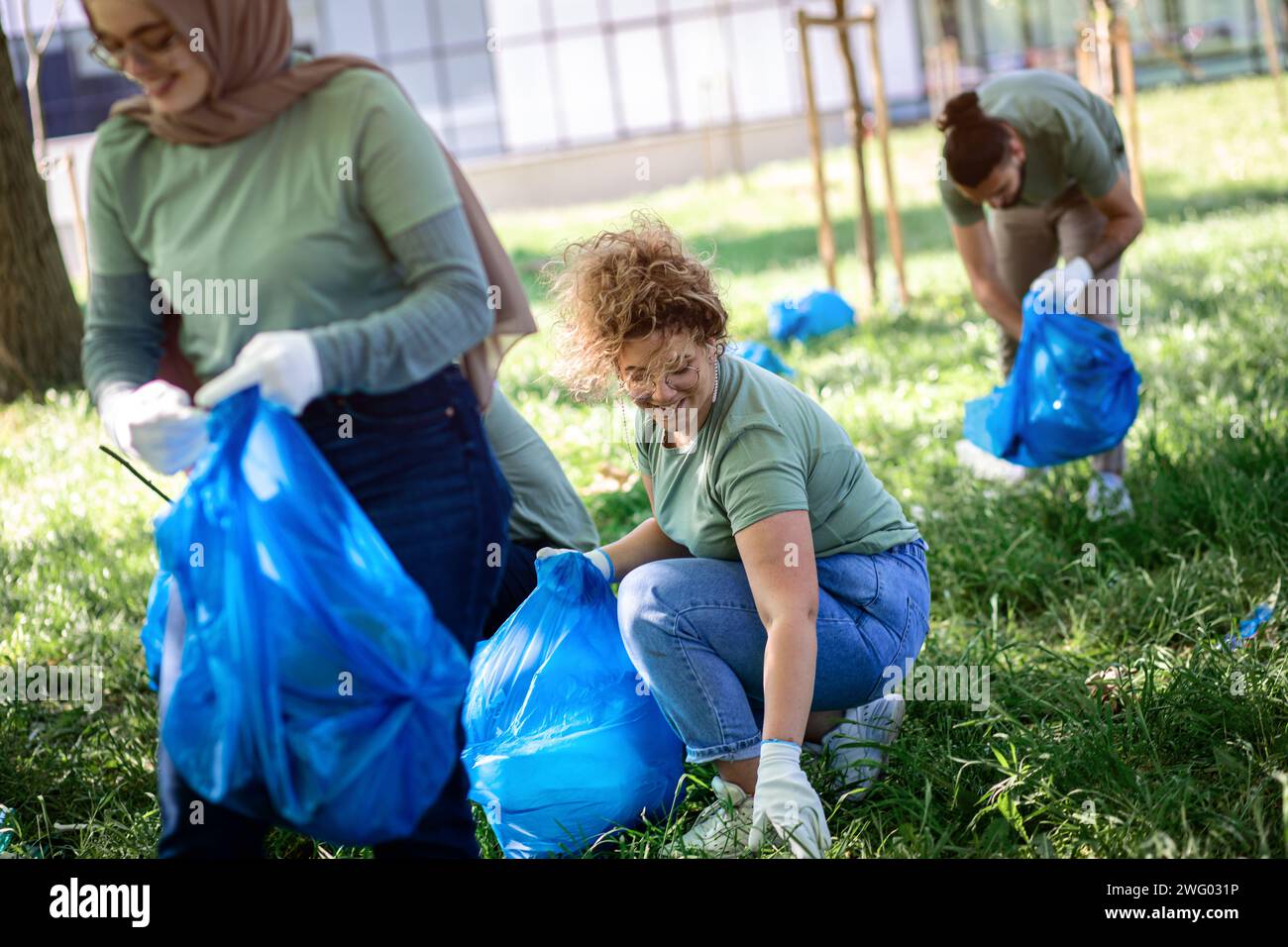 People cleaning community park hi-res stock photography and images - Alamy