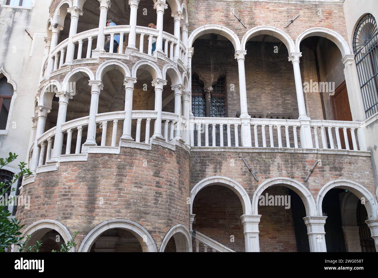 Gothic Palazzo Contarini del Bovolo from XV century with Scala ...